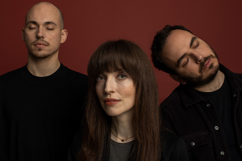 'Swim Back' Daughter - MyRockNews